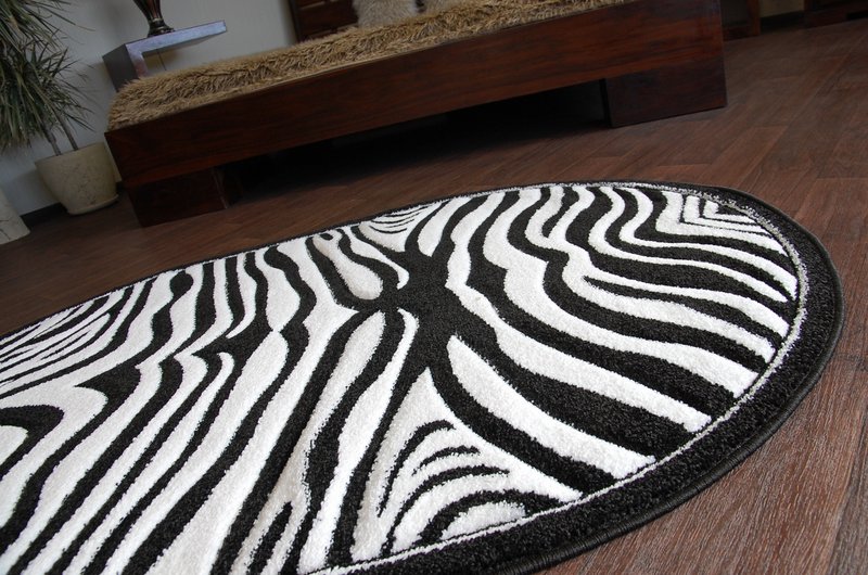 SUPER DYWAN owalny ZEBRA czarno-biała 180x270 cm